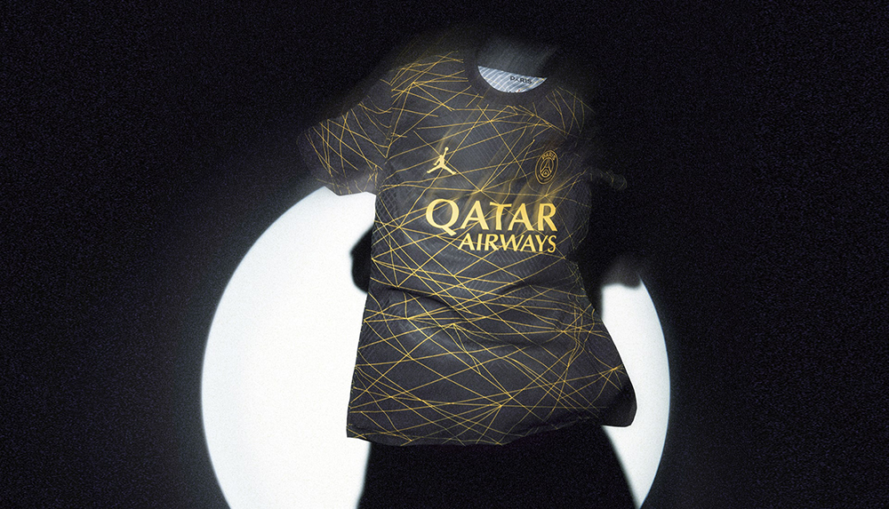 Áo bóng đá PSG sân khách mẫu thứ tư mùa giải 22/23 cùng Jordan